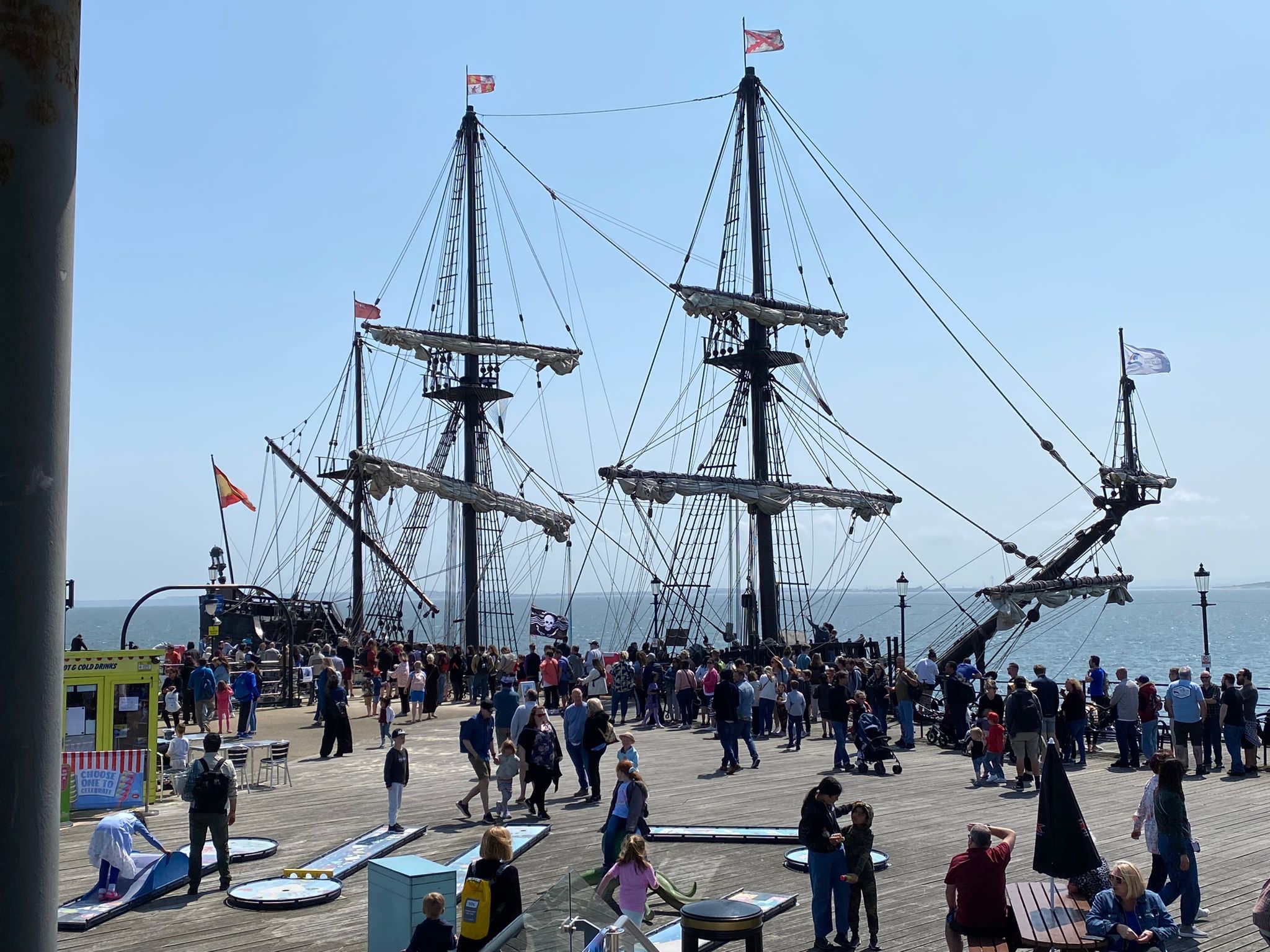 Weekend Travels – Southend Pier and a Pirate Ship – Nicola Cañaveras